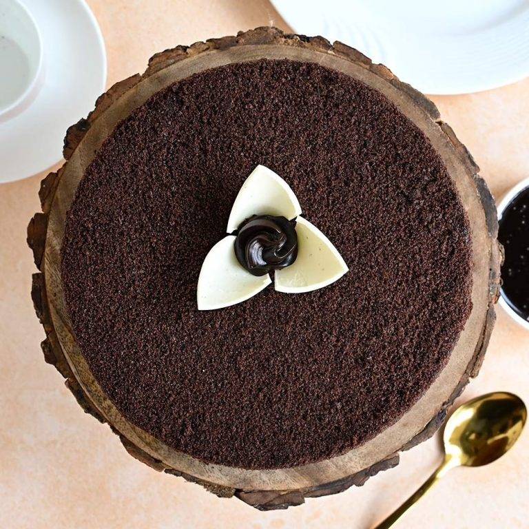 Tasty Creamy Choco Round Shape Cake