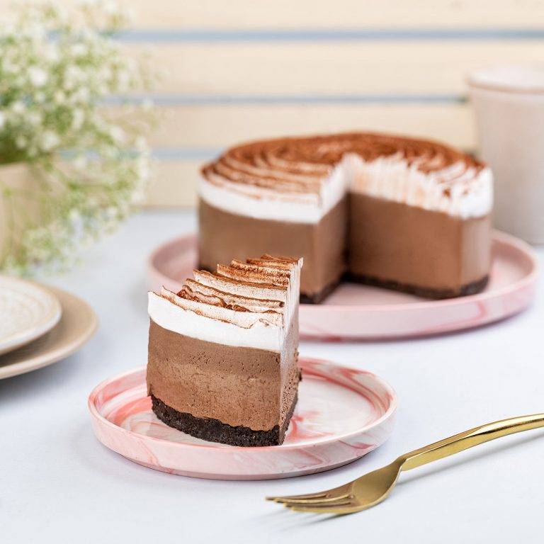 Cheesy Oreo Roll Cake