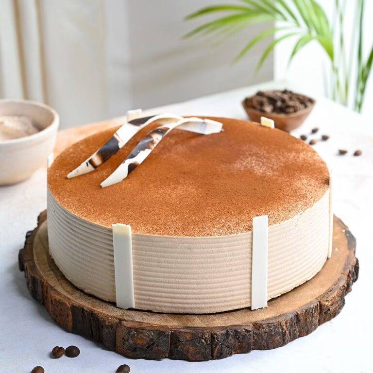 Top 10 Must-Have Cakes for Unforgettable Birthdays